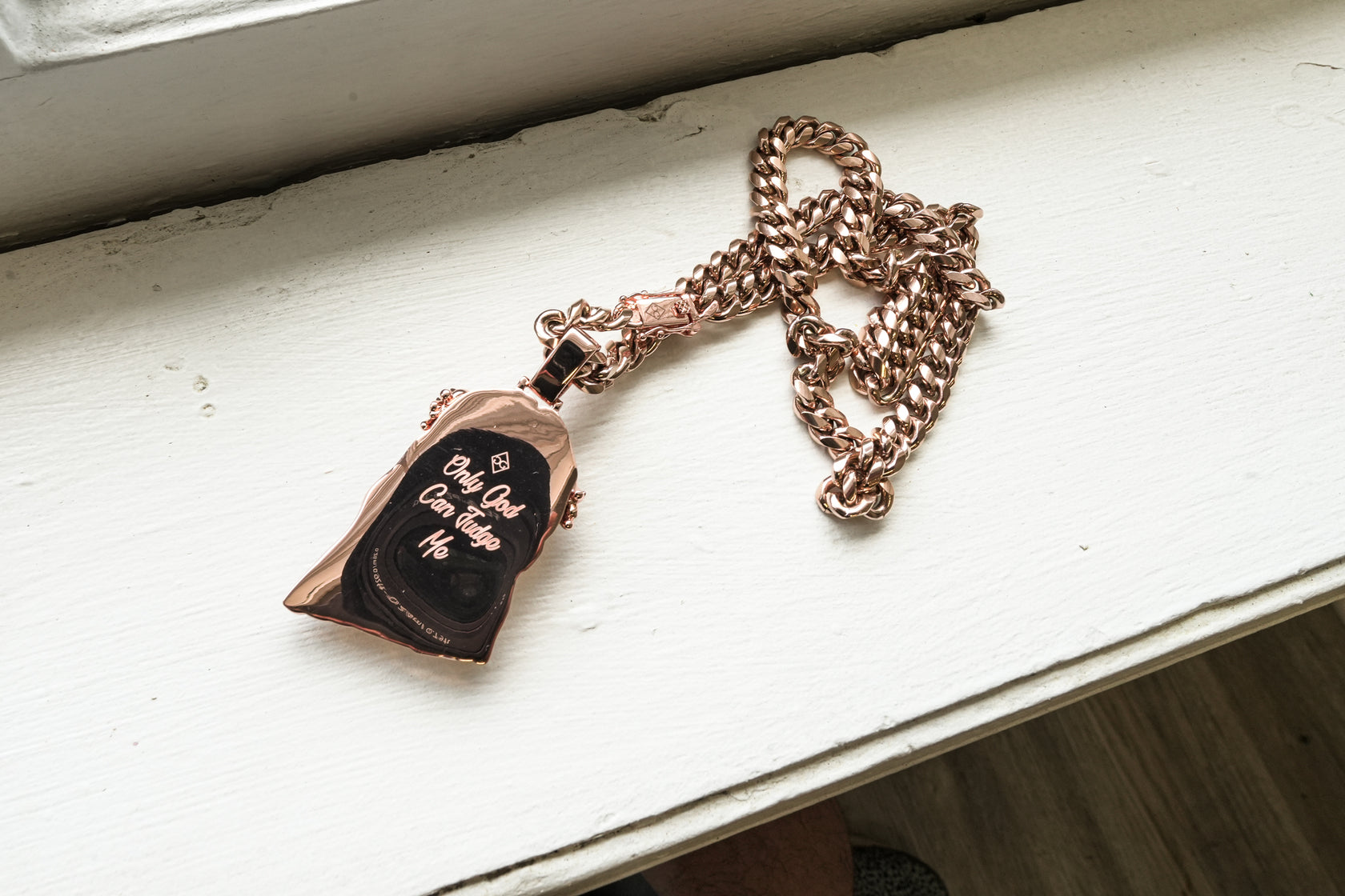 XL Jesus Piece w/ Necklace – GOLDEN GILT